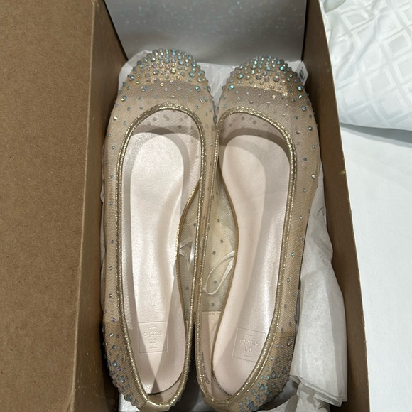 David's Bridal | Shoes | Nwt David Bridal Gold Tyme Mnude Flats Size ...